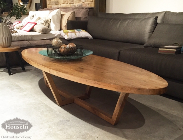 שולחן קפה אליפטי מבית HouseIn | הדירה - פורטל לעיצוב הבית